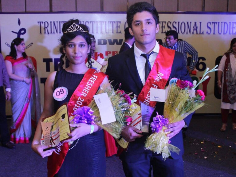 4 Different Types of Standee and with Their Finish